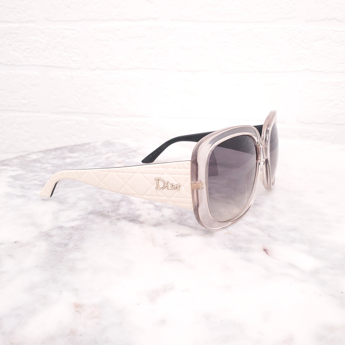 DIOR LUCITE LOGO SUNGLASSES – Rewind Couture