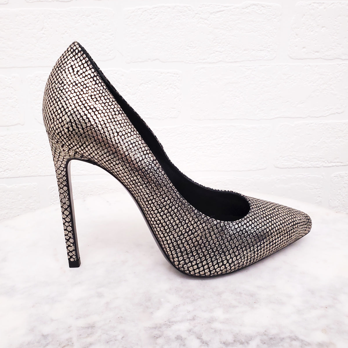 SAINT LAURENT BLACK AND GOLD SNAKE EFFECT HEELS - SIZE 36 – Rewind Couture